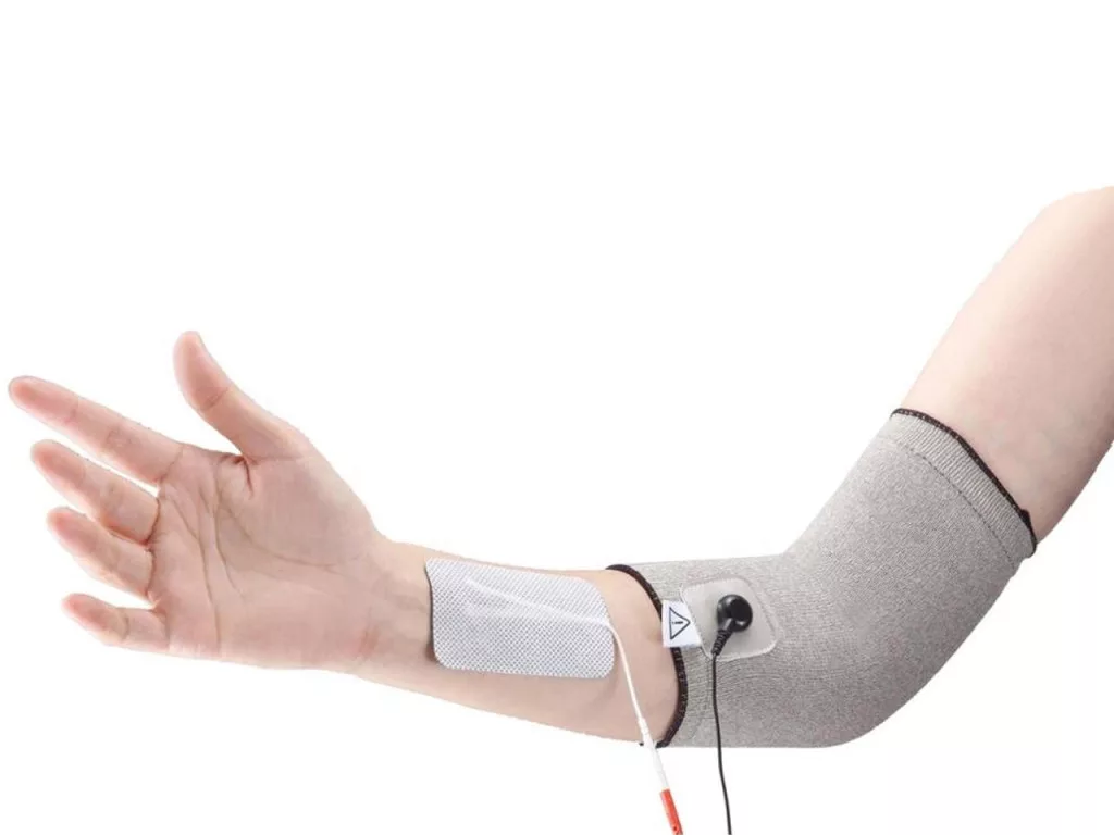 Elbow electrode pair made of electrically conductive textile